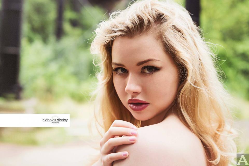 Georgia B | ACQUA MODELS 外国人モデル事務所 アクアモデル